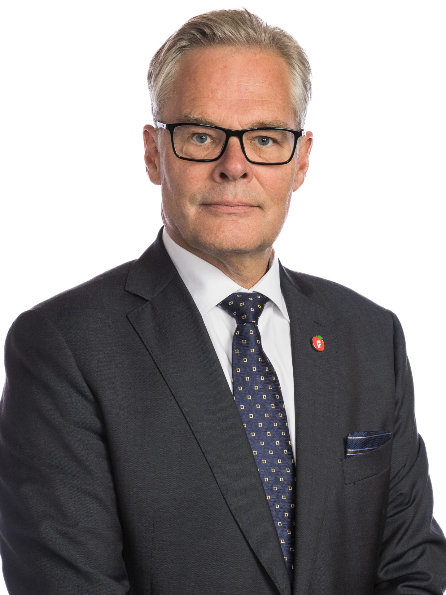Regjeringen tar fra de fattige, og gir til seg selv - Østhavet Regjeringen tar fra de fattige, og gir til seg selv - Østhavet